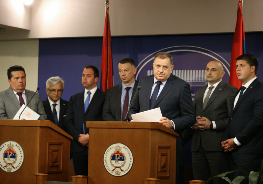 SDS preuzima Gacko uz pomoć DNS, koalicioni partneri LJUTI NA NEŠIĆA ...